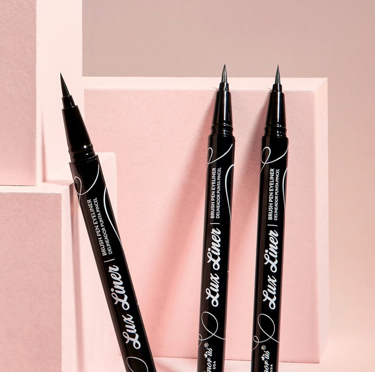 EYELINER – TASTE OF GLAM